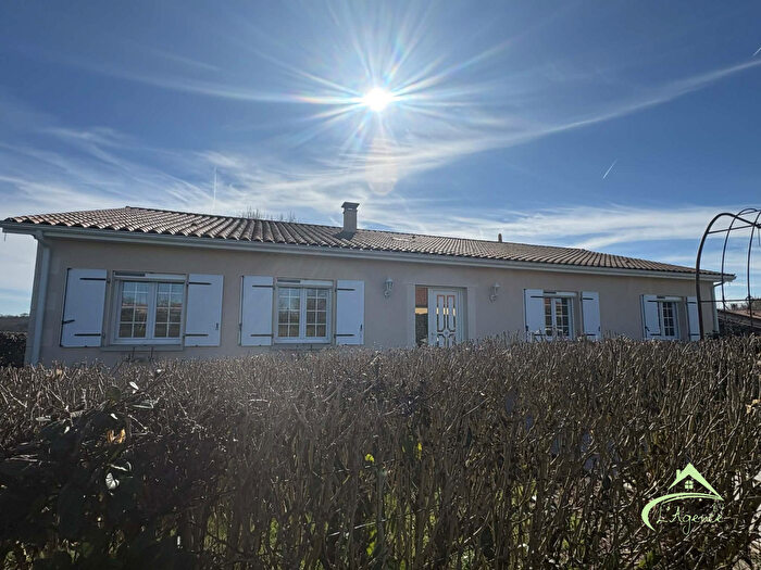 Maison à vendre - Confolens - 7 pièces - 3 chambres