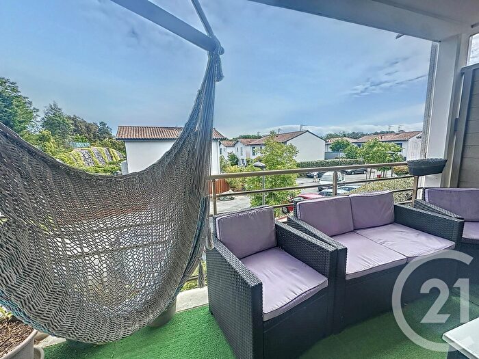 Maisons à vendre et appartements à louer - 1