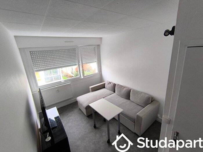 Appartement à louer - Parc Aux Lievres, Évry-Courcouronnes - 1 pièce - 5 chambres