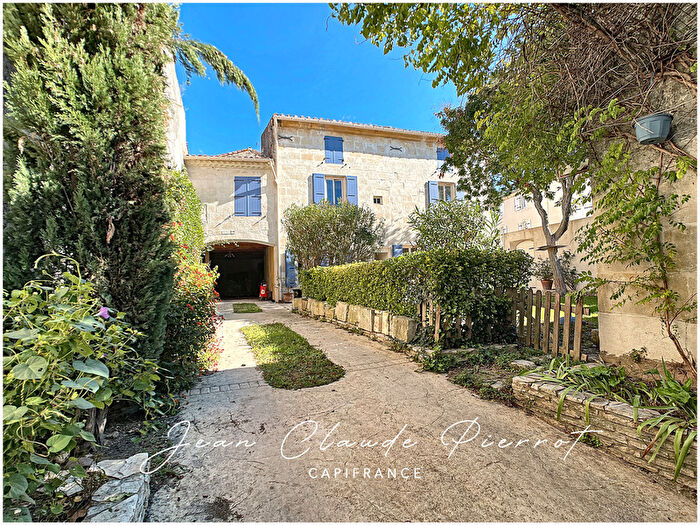 Maisons à vendre et appartements à louer - 1