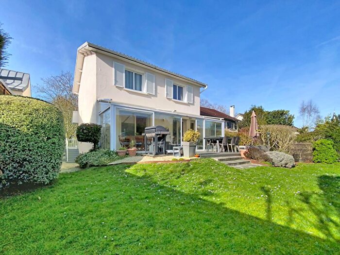 Maison à vendre - Guyancourt, Village - 6 pièces - 5 chambres