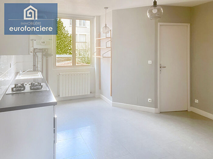 Appartement à louer - Troyes, Jules Guesde - 4 pièces - 3 chambres