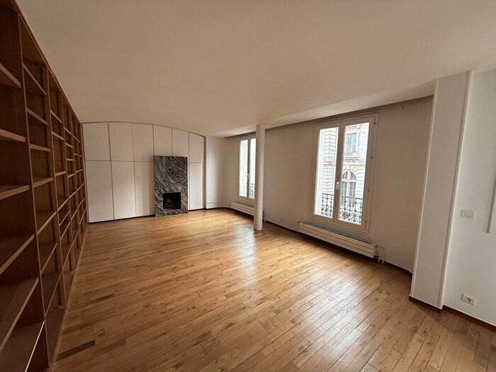 Appartement à louer - Sorbonne, Paris ème arrondissement - 3 pièces - 1 chambre
