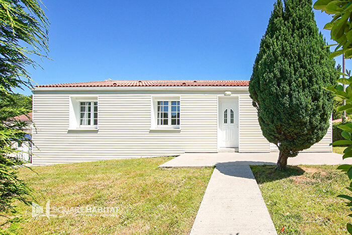 Maison 5 pièces à Chaillé-sous-les-Ormeaux, à vendre