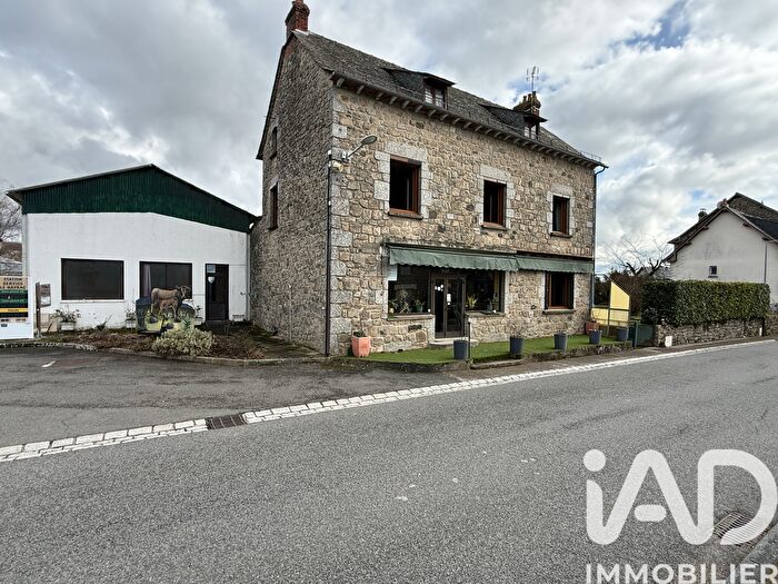 Maison à vendre - Le Nayrac - 9 pièces - 6 chambres