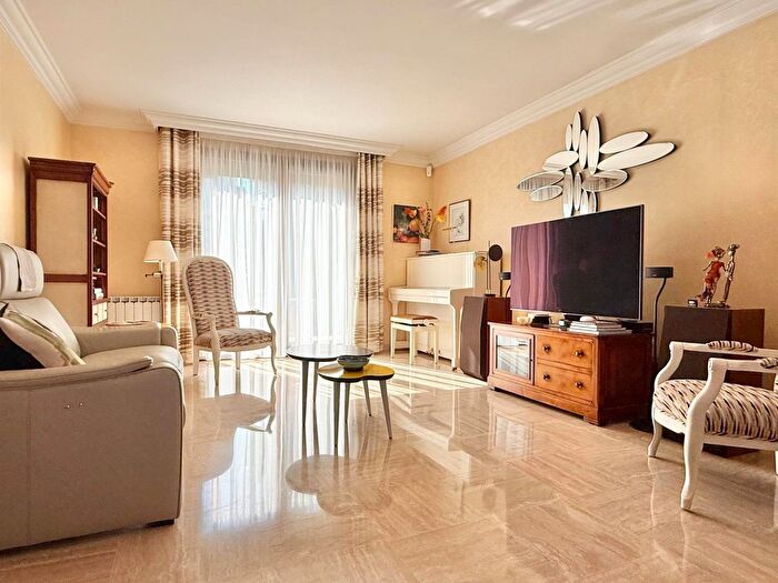 Maison à vendre - Chilly-Mazarin, Centre-ville - 6 pièces - 3 chambres