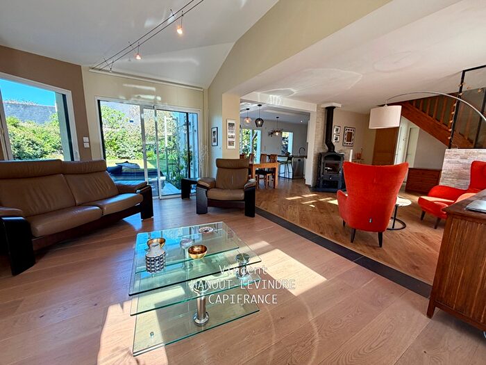 Seiches-sur-le-Loir : Maison 7 pièces à vendre