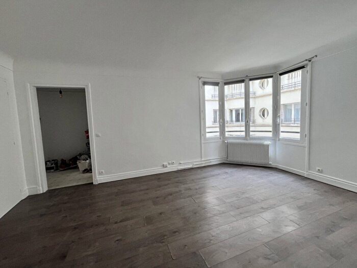 Appartement à louer - Ternes-Maillot, Paris ème arrondissement - 2 pièces - 1 chambre