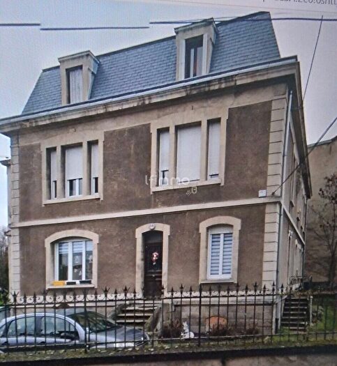 Appartement à louer - Pagny-sur-Moselle - 6 pièces - 4 chambres