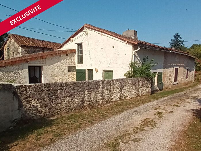 Maison à vendre - Blanzay - 4 pièces - 2 chambres