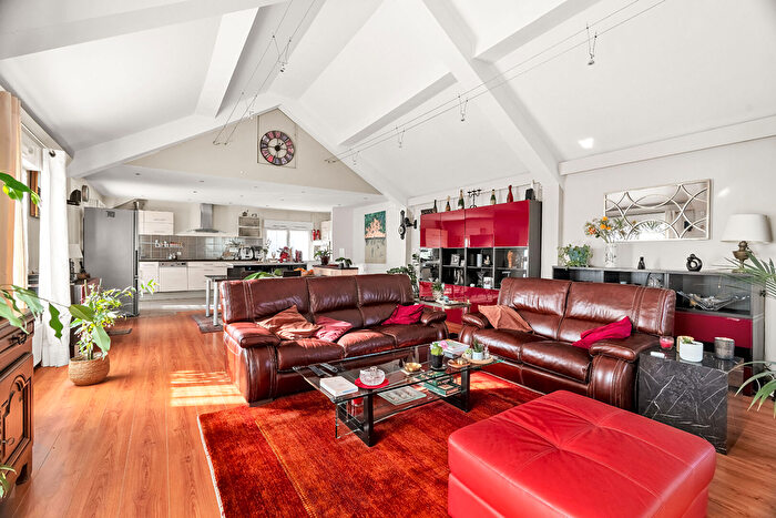 Maison à vendre - Colombes, Europe - 6 pièces - 4 chambres