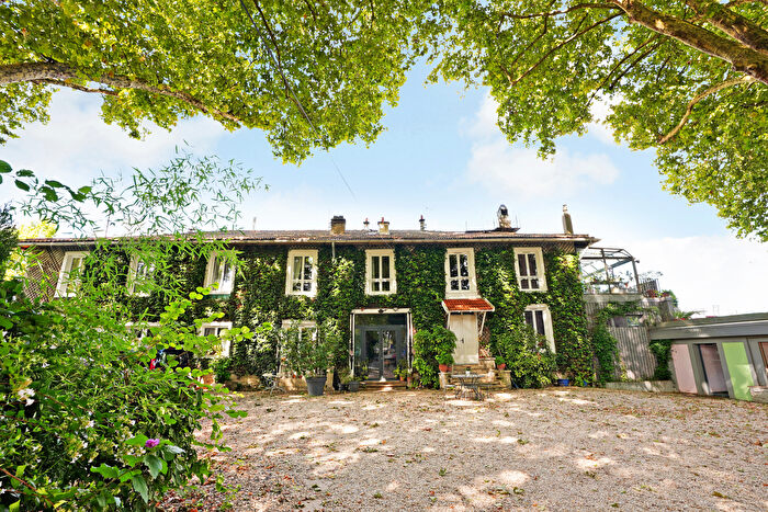 Maison à vendre - Créteil, Bords de Marne - 17 pièces - 9 chambres
