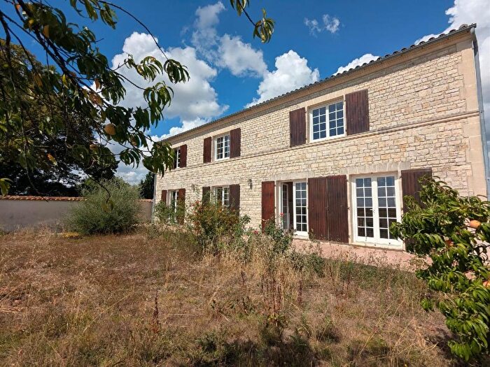 Maison 8 pièces à Chérac, à vendre