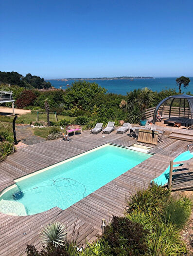 Maison à vendre - Ploubazlanec - 5 pièces - 3 chambres