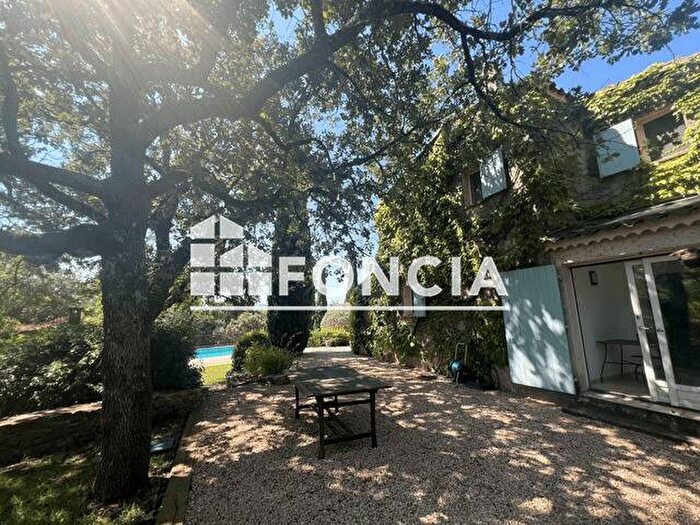 Maison à louer - Est, Saint-Maximin-la-Sainte-Baume - 6 pièces - 5 chambres