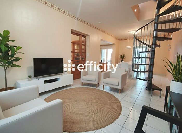 Sin-le-Noble, Sucrerie : Maison 5 pièces à vendre