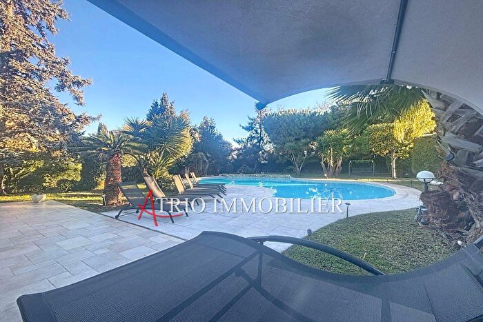 Maison à louer - Cagnes-sur-Mer - 5 pièces - 4 chambres