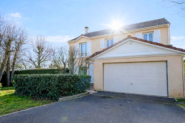 Maison à vendre - Épône - 8 pièces - 5 chambres