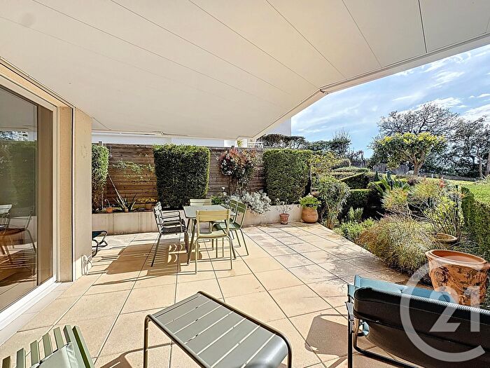 Appartement 3 pièces à vendre à Cannes, Californie Pezou