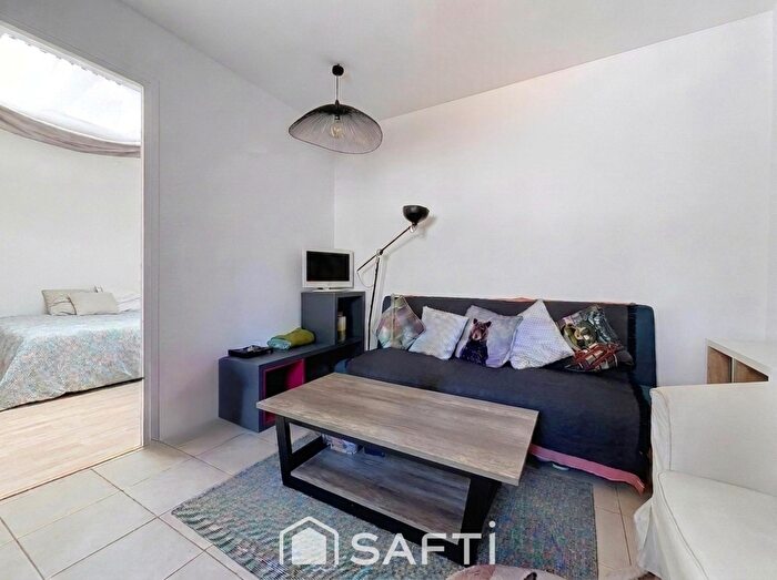 Chilly-Mazarin, Nord : Appartement 2 pièces à vendre