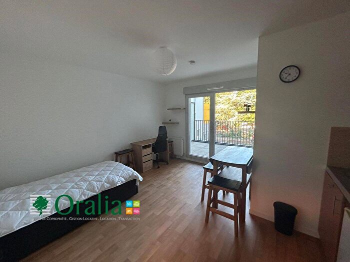 Appartement à louer - Fauconnet, Dijon - 1 pièce