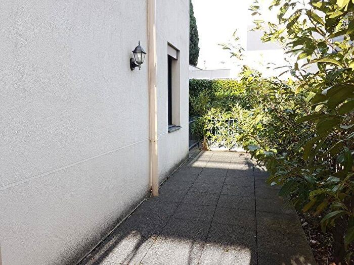 Appartement à louer - Montchat, Lyon ème arrondissement - 2 pièces - 1 chambre