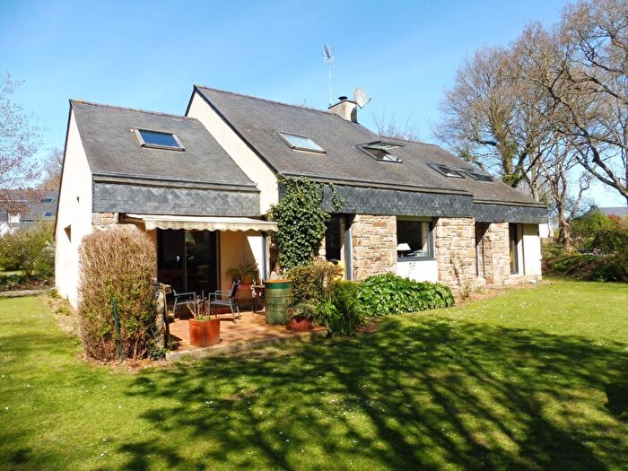 Maison à louer - Lannion, Saint-Hugeon, Le Rusquet, Pouldiguy - 6 pièces - 5 chambres