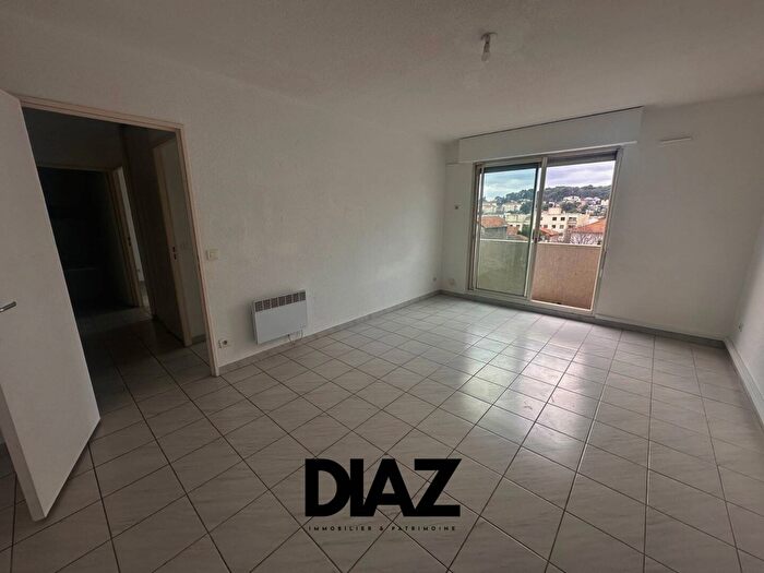 Appartement à louer - Nîmes - 2 pièces - 1 chambre