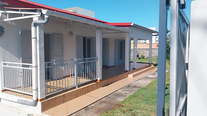 Maison à louer - Saint-Denis, Bois de Nèfles, Sainte-Clotilde - 4 pièces - 3 chambres