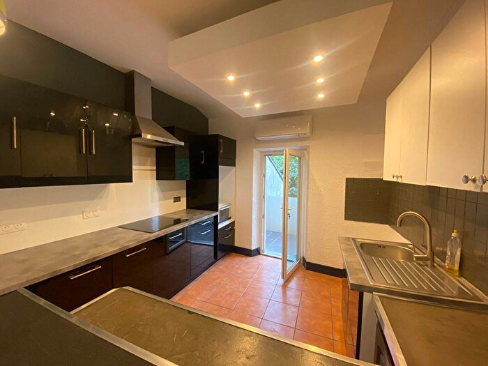 Appartement 3 pièces à louer - Noyau Villageois-Zone Urbaine, Velaux