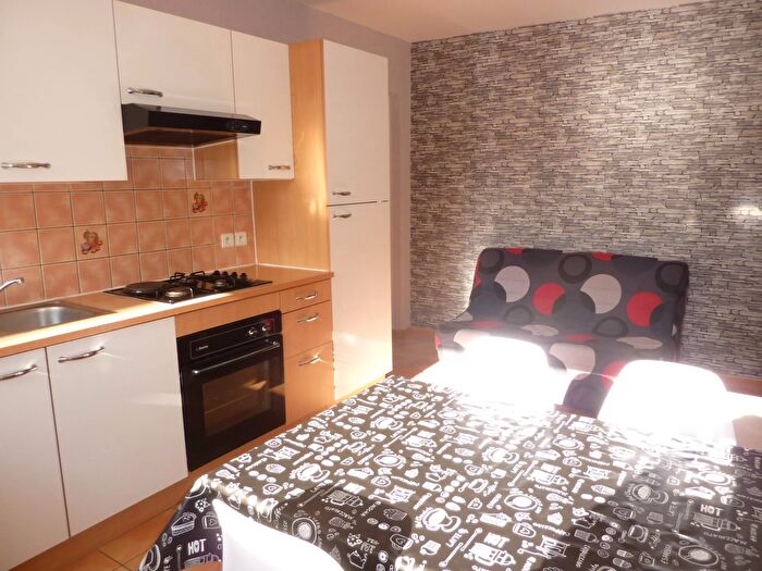 Appartement à louer - Montbéliard, Faubourg, Mont-Chevis, Chiffogne, Citadelle - 2 pièces - 1 chambre