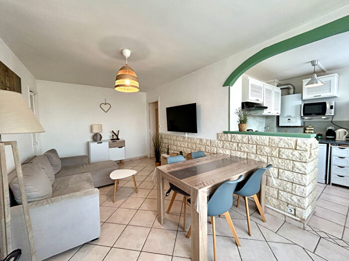 Appartement à louer - Troyes, Chartreux - 3 pièces - 2 chambres