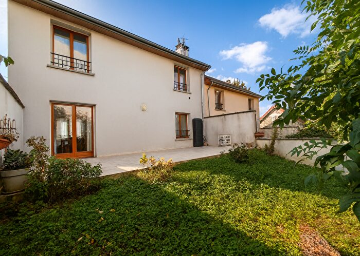 Maison à vendre - Combs-la-Ville, Gare - 4 pièces - 2 chambres