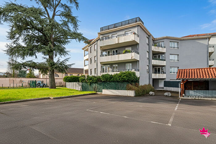 Appartement à vendre - Meyzieu, Centre-ville - 3 pièces - 2 chambres