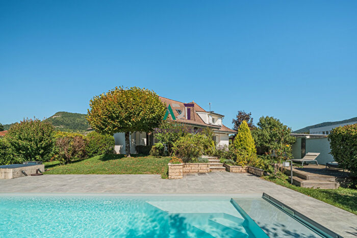 Maison à vendre - Coublevie - 6 pièces - 4 chambres