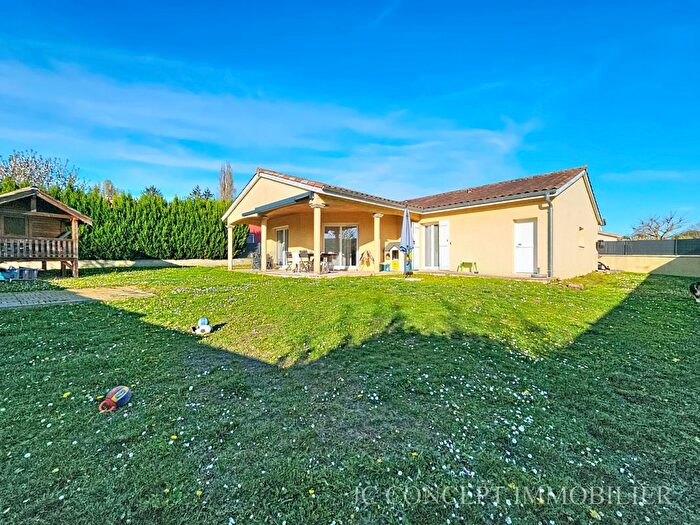 Maison 6 pièces à Prissé, à vendre