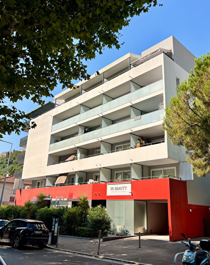 Appartement 3 pièces à louer à Nice, Madeleine
