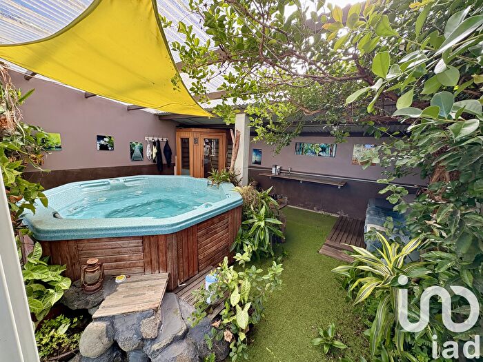 Maison à vendre - Le Tampon, Quatorzième, Dix-Septième - 5 pièces - 5 chambres