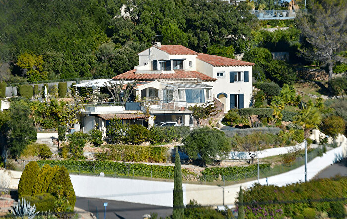 Maison à vendre - Fréjus - 10 pièces - 6 chambres