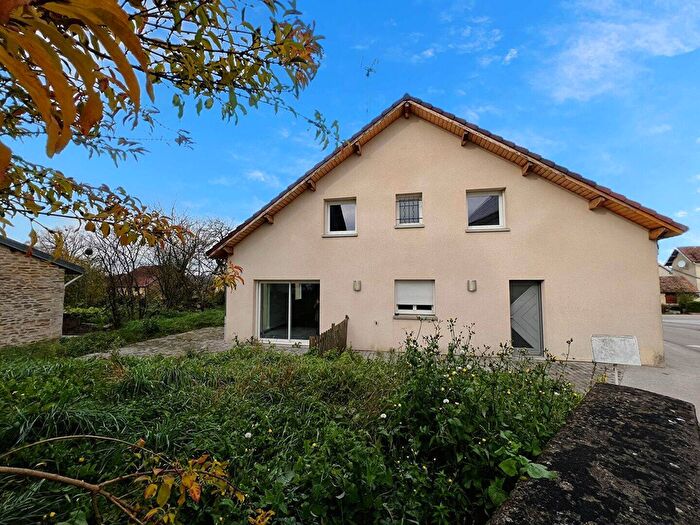 Maison à louer - Pouilley-Français - 6 pièces - 4 chambres