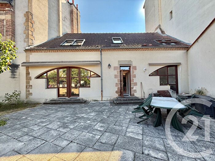 Maison 5 pièces à Moulins, Gâteaux, Clos de Bourgogne, à vendre