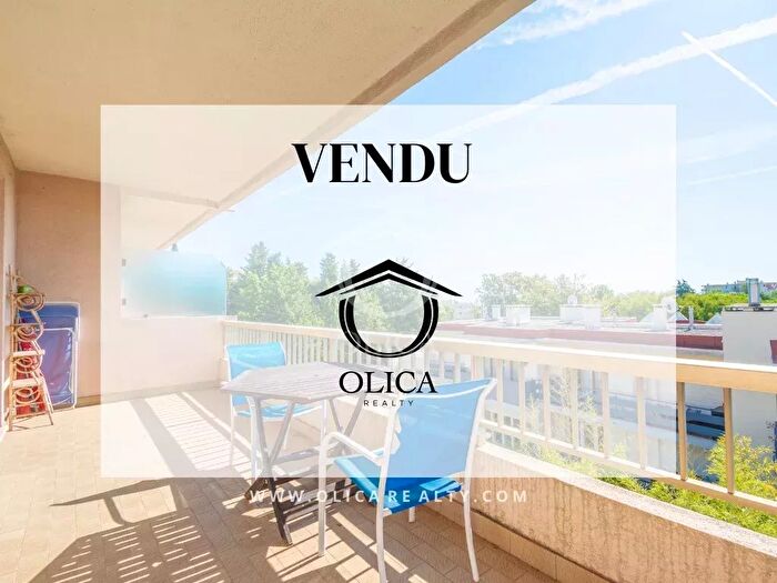 Appartement à vendre - Antibes, Antibes-les-Pins, Trianon, Le Fournel, Peyregoue - 2 pièces - 1 chambre