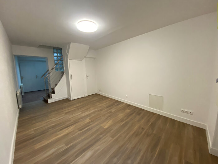 Maison à louer - Amiens, Saint-Anne, Fb Noyon - 3 pièces - 2 chambres