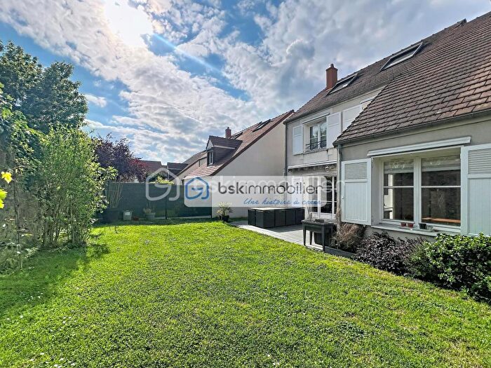 Mennecy, Centre-ville, Gare, Châtries, Château, Bel-Air : Maison 9 pièces à vendre