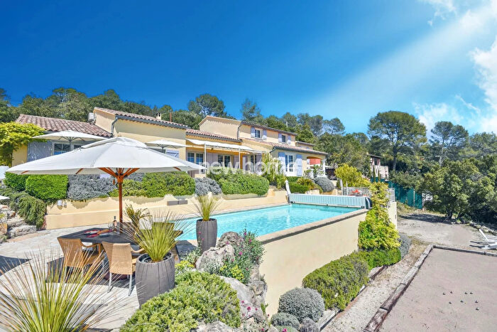 Maison à vendre - Entrecasteaux - 8 pièces - 6 chambres