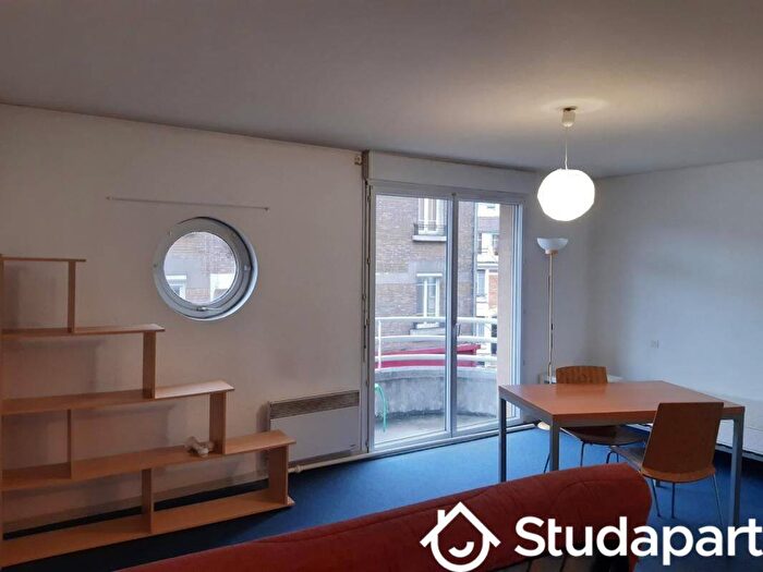 Centre Ville, Reims : Appartement 1 pièce à louer