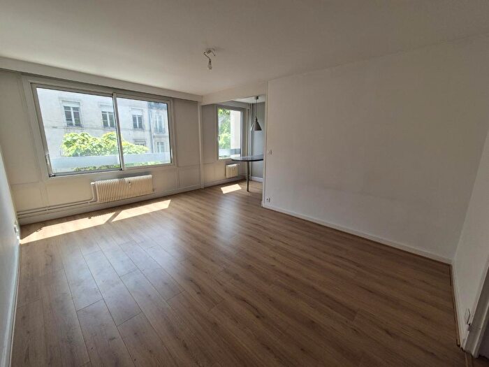 Nancy, Poincaré, Foch, Anatole France, Croix de Bourgogne : Appartement 3 pièces à louer