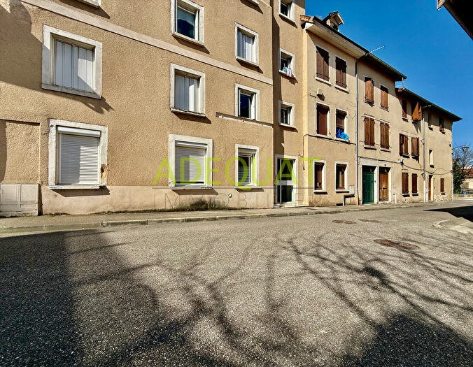 Appartement à vendre - Bourgoin-Jallieu, Centre-ville, Pont Saint-Michel - 2 pièces - 1 chambre