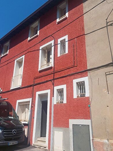 Givors, Bans : Appartement 3 pièces à louer