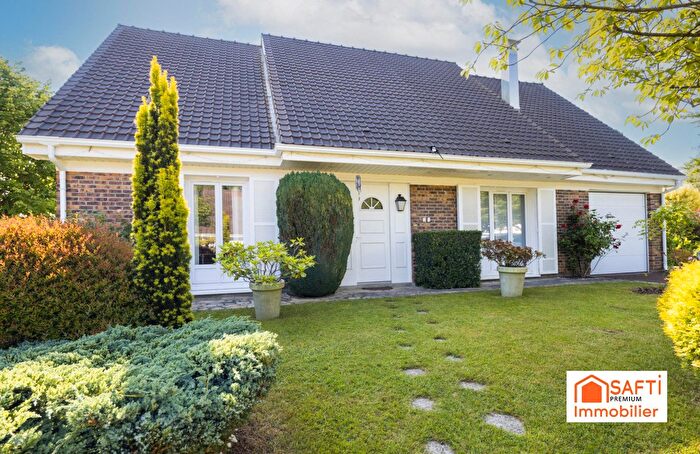 Maison à vendre - Voisins-le-Bretonneux - 9 pièces - 5 chambres